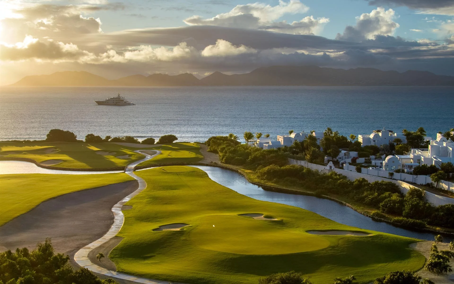 Aurora Golf Academy | Aurora Anguilla Golf Courses